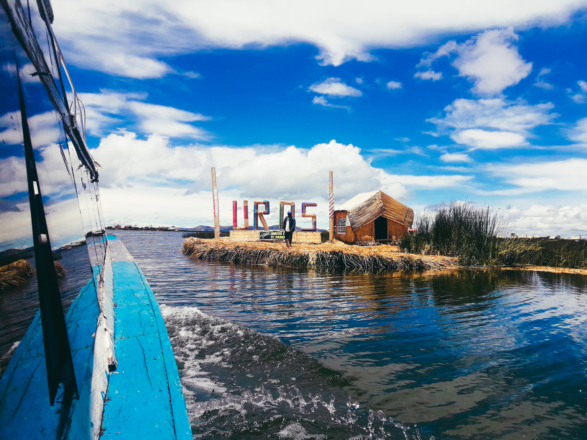 "Historias que inspiran...": Los Uros – ILLARI SOUVENIRS